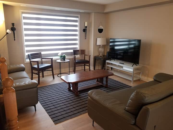 Cozy 3br Stacked Mississauga Town House - Mississauga