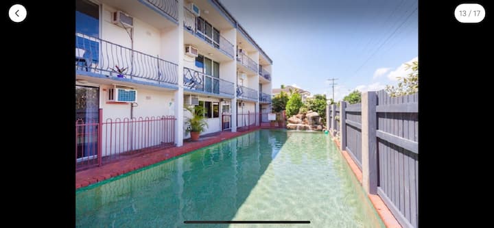 Private And Peaceful Unit With Pool View - Cairns
