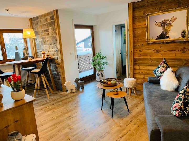 Urige, Traumhafte 2-zi. Fewo Mit Balkon U. Garage - Sonthofen