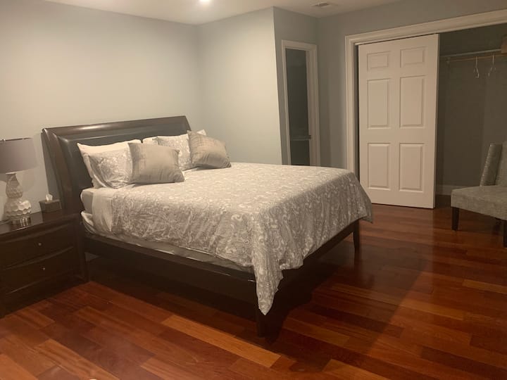 Big Beauty With Private Spa Bathtub Master Bedroom - San Jose, CA