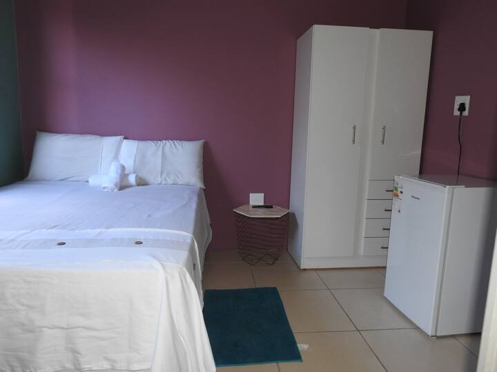 One Global Guest House And Restaurant ((One Love) - Grabouw