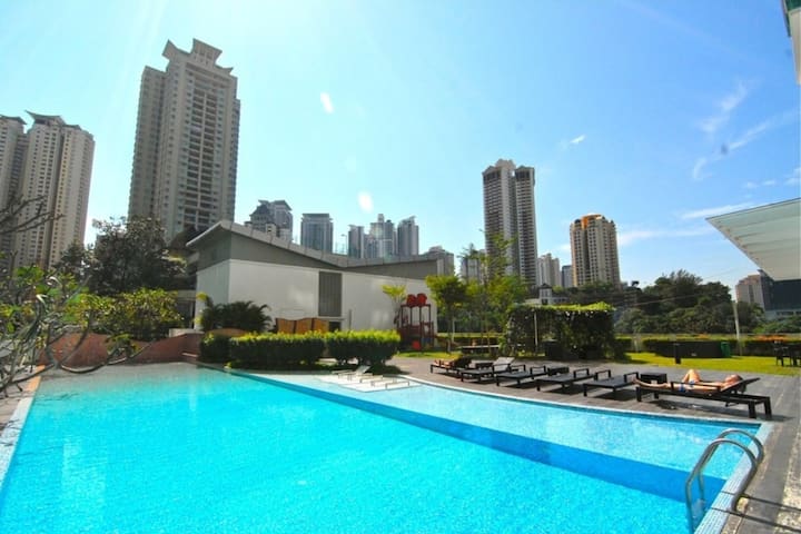 3300sqft 5 Br Warm Penthouse @ Mont Kiara - Kuala Lumpur