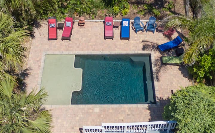Oasis At North Jax Beach, Steps To Beach - Jacksonville, FL