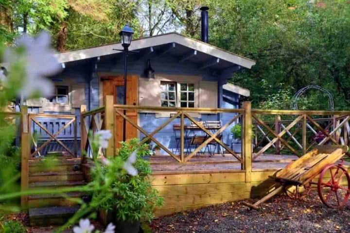 Signal Box - Cabins for Rent in Pinwherry, Scotland, United Kingdom ...