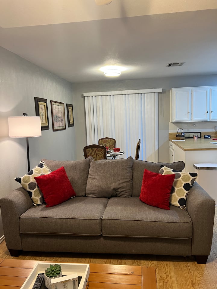 Lovely 1 Bedroom Condo With Free Parking. - Mission, TX