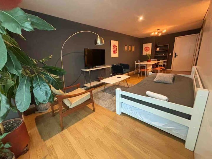 Céntrico/generador/seguro/cerca Quicentro/piso 8 - Quito