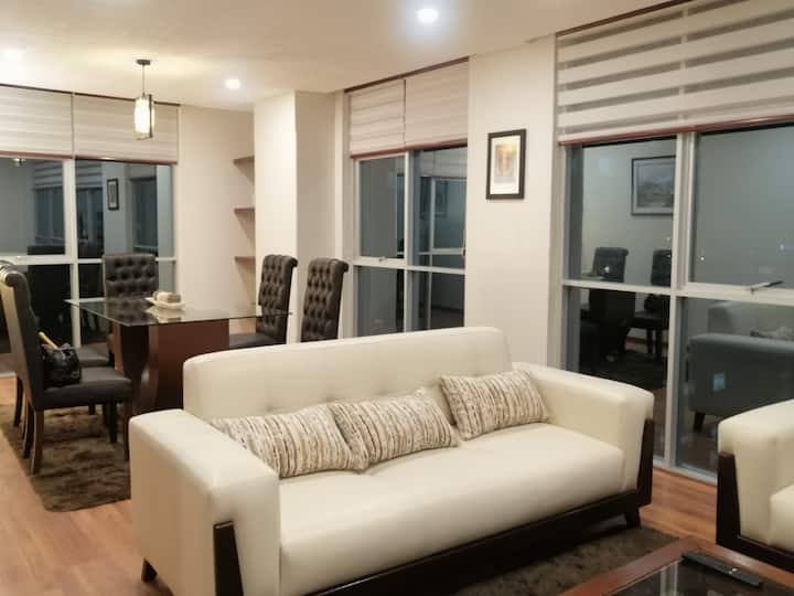 Piso 14  Lindo,  Cómodo Y Caliente En Sopocachi - Bolivia