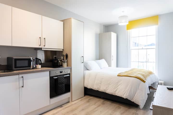 Spa Court Luxury Studio 5d - Cheltenham