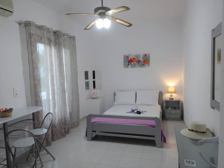 Kamakaris Double Room - Milos