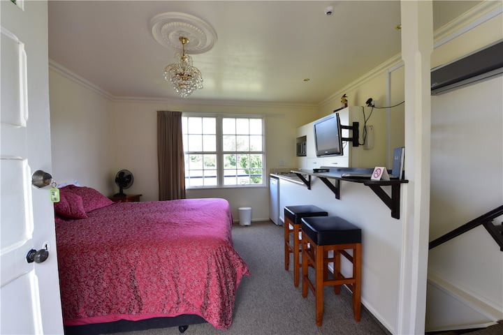 Waitomo Woodlyn Park Waitanic Endeavour Unit - Otorohanga