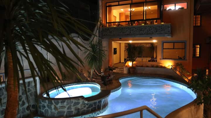 Apartment In A Hidden Oasis - Manila