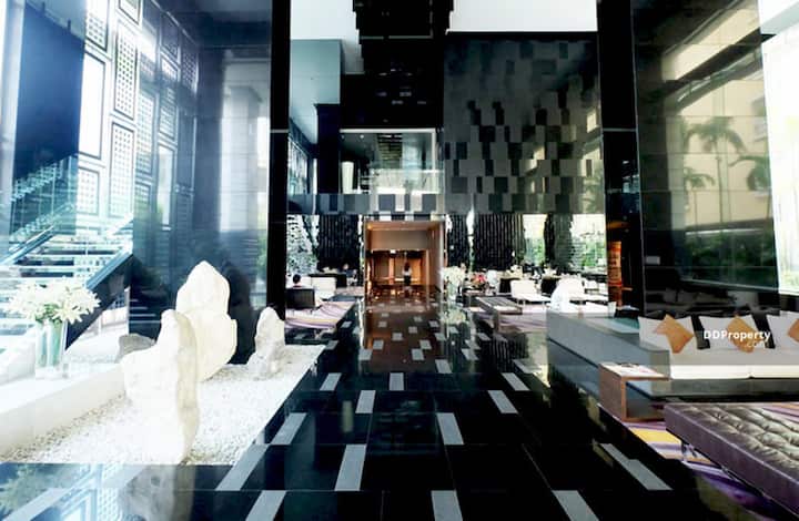 Next To Train Station, Highspeed Wifi, Gym, Pool - Bangkok