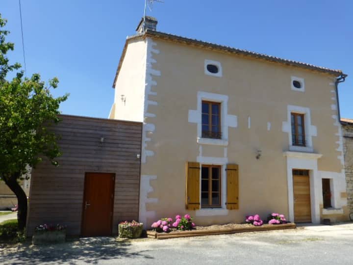 Gite De La Pradelle - Champniers