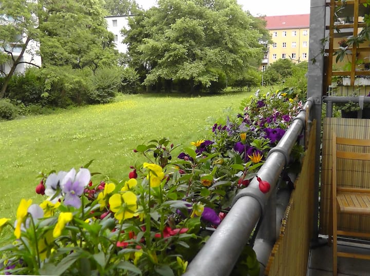 Comfortable Flat In Berlin-treptow. - Berlin