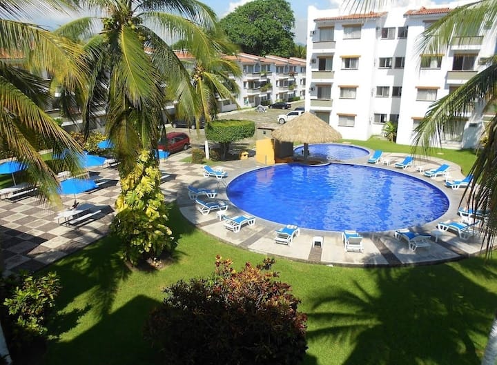 Departamento Planta Baja, Club De Playa Y Alberca. - Manzanillo, Colima, Mexico