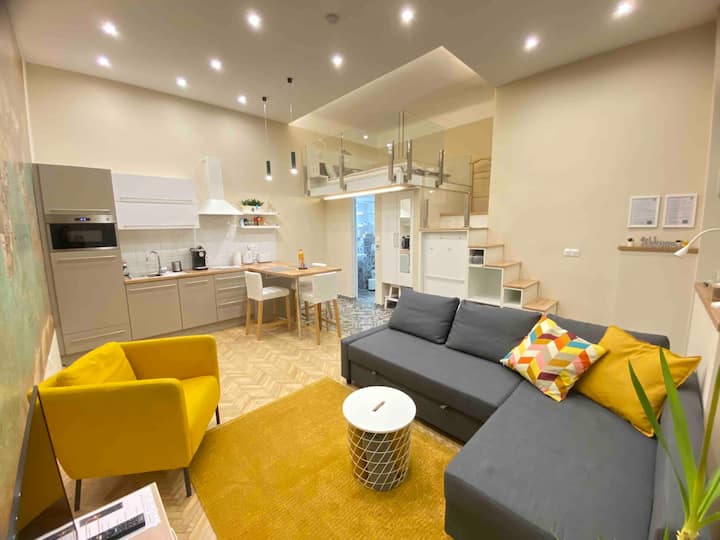 Stylish Apartment With Great Location On Side Buda - Budapeste