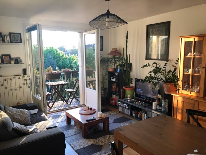 Appartement Plein Centre Ville Avec Parking Privé - Fougères