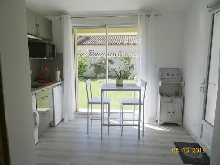 Appartement Au Calme Avec Piscine à Arles - Arlés