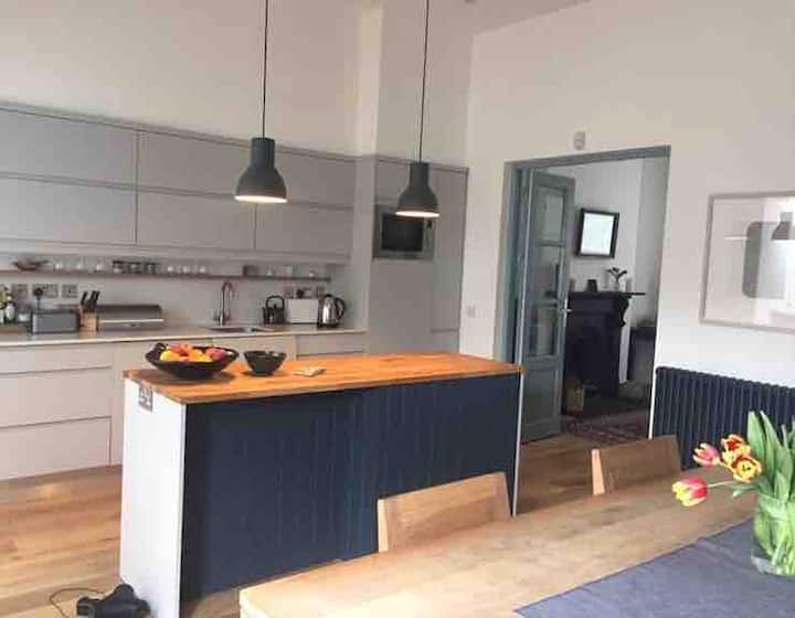 Victorian Terraced House With Garden In The City - Dublin