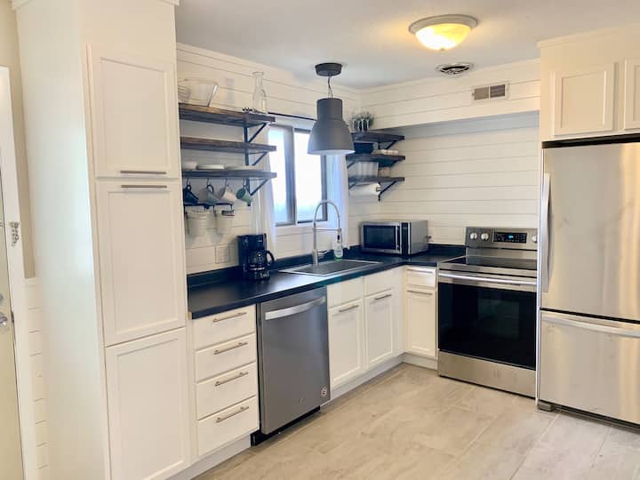 Duplex Home Centrally Located In Quiet Area - Lincoln, NE
