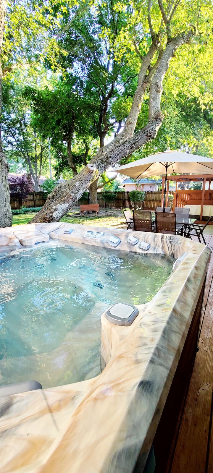 Show-me Springfield, Dog Friendly With A Hot Tub! - Ozark, MO