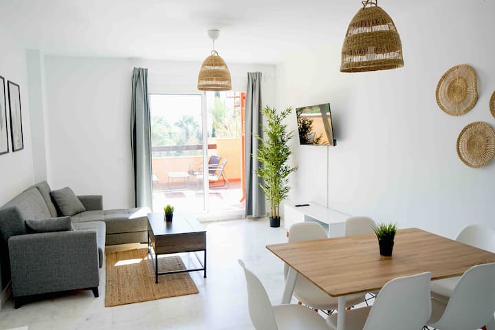 Marbella! 2 Bedroom Duplex W/ Sea Views & Rooftop - Marbella