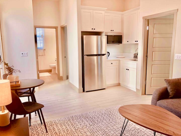 Luxe Guest Suite: Private Unit In North Merced - Merced, CA