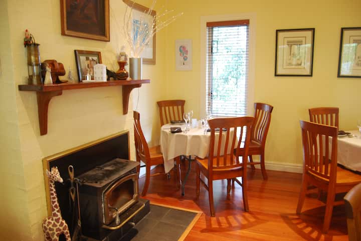 The Castle Room At Mrs Top At Milton - Ulladulla