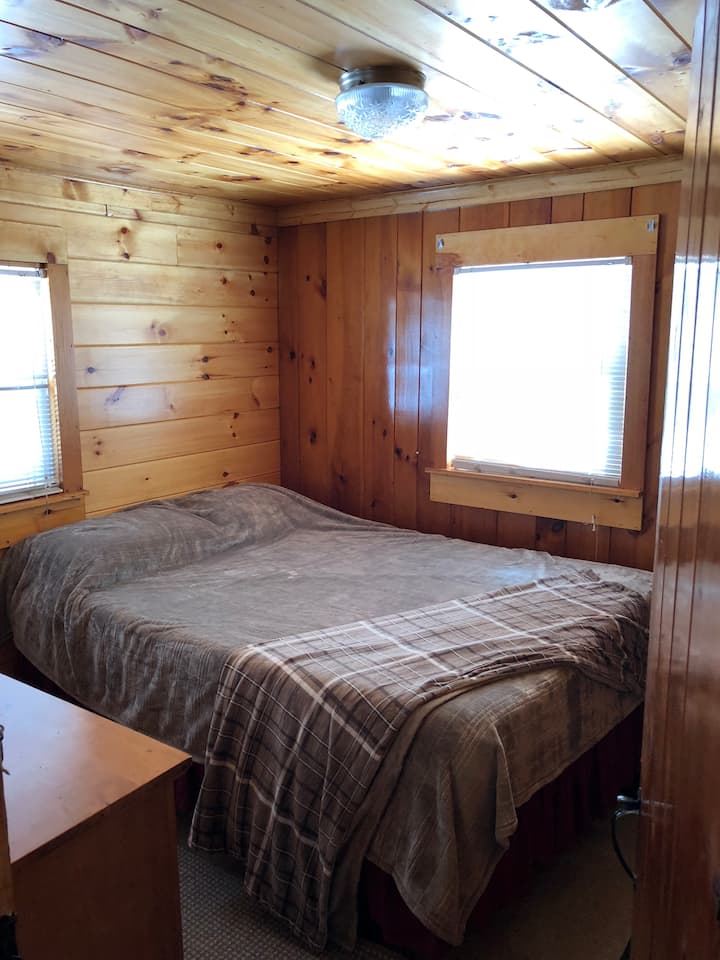 Cozy Cabin Retreat - The Berkshires, MA