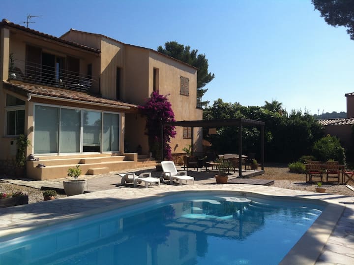 Villa Pour 8 /9 Personnes à Bandol Avec Piscine - Sanary-sur-Mer