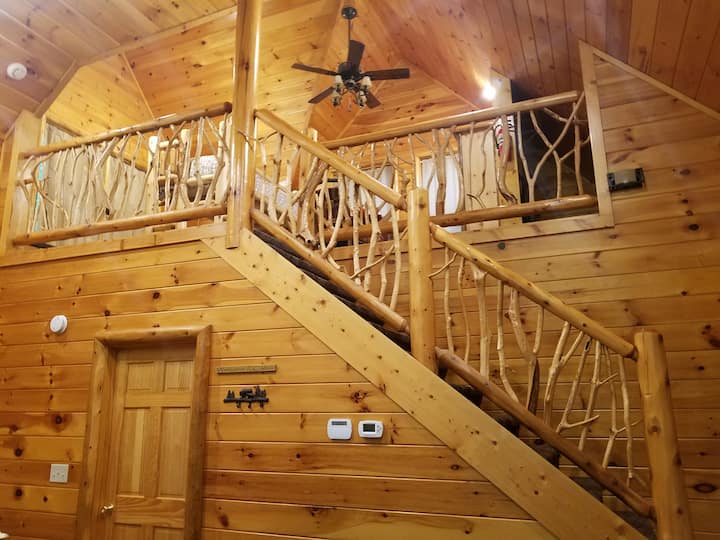 Beautiful, Intimate, Cozy Cabin In The Smokey Mnts - Townsend, TN
