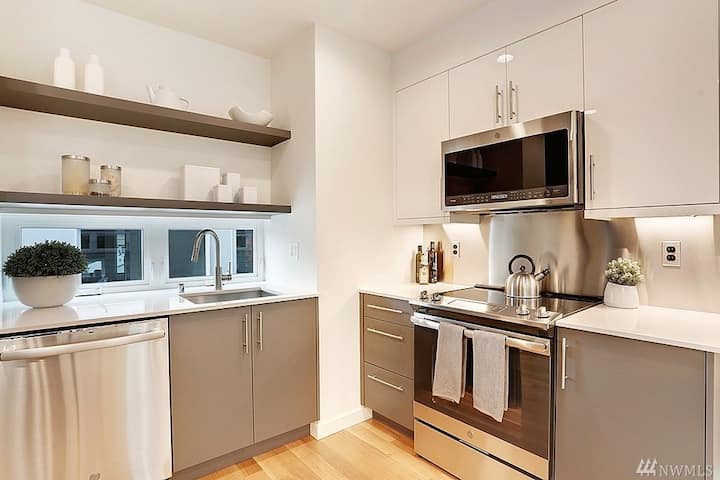 West Seattle Best Seattle Rare Find! 10 Min Dt Sea - Seattle, WA