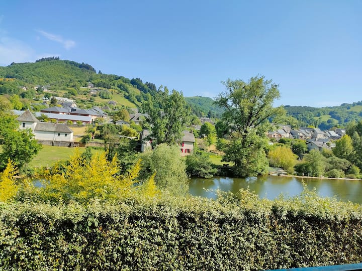 Maison Chaleureuse Avec Cheminée - Saint-Geniez-d'Olt