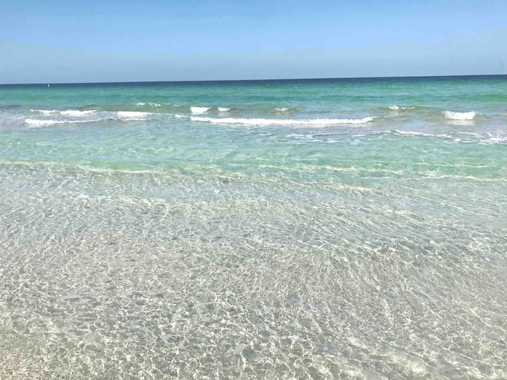 Coral Sands I - 2/2 Porch, Pool Table, 1 Bl To Bch - Clearwater Beach, FL