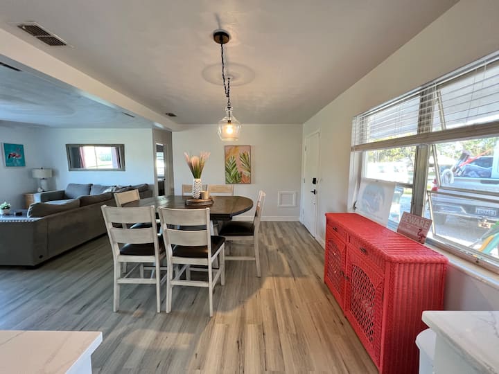 Urban Oasis By The Greens: Fort Myers Getaway - Fort Myers, FL