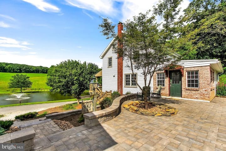 Farm House, 4 Bedrooms, Hot Tub And Huge Patio! - Felton, PA