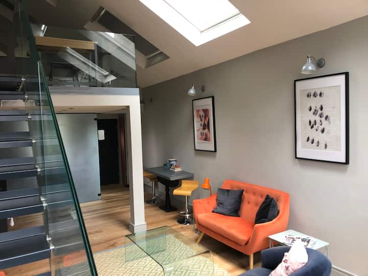 One Bed Loft Style Apartment. 20 Min Walk Center - Bath