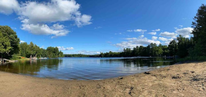 Cozy, Pet Friendly, 3 Bedroom Cottage With Sunroom - Gravenhurst