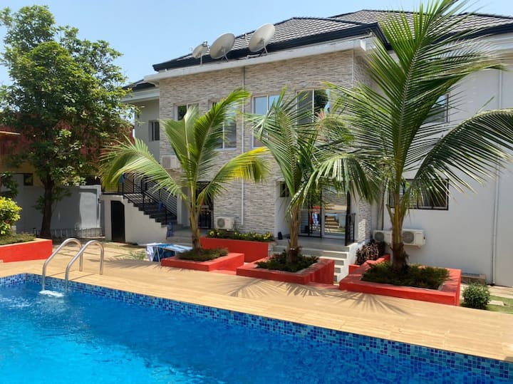 Résidence Meublée Avec Piscine - Conakry