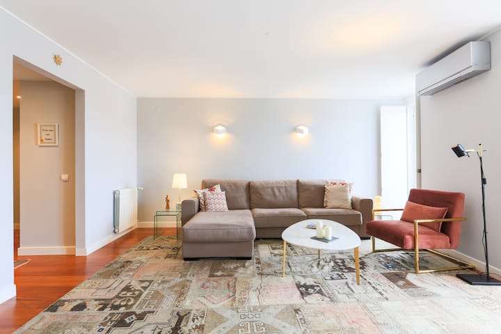 Belém Tower With A  Terrace - Ajuda