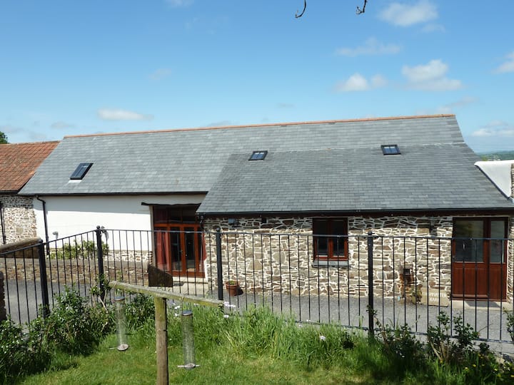 Barn Conversion On Sheep Farm Near To Beaches - Barnstaple
