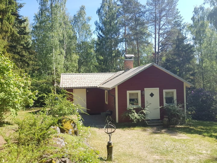 Cozy Cottage House Close To Lake  Mälaren - Enköping