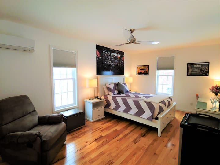 The Back Straight- The Apex Inn Bed & Breakfast - Watkins Glen, NY