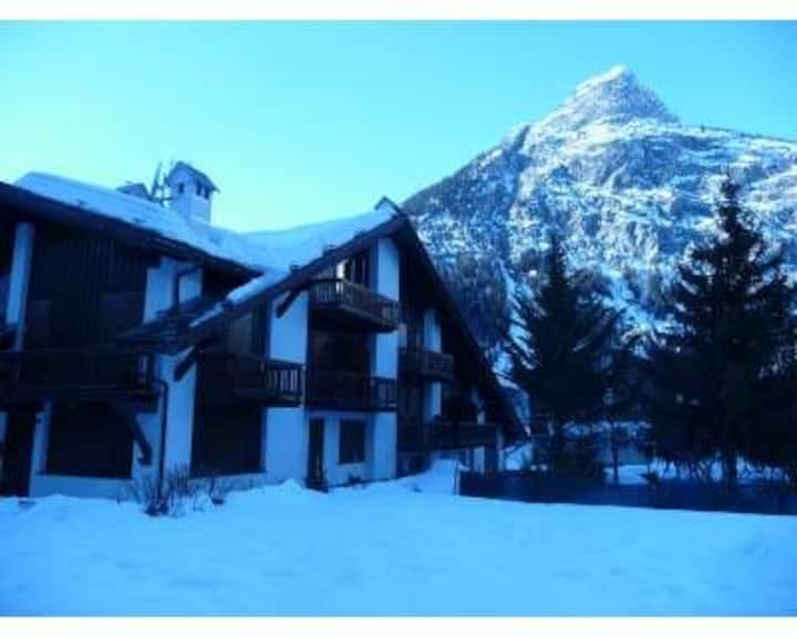 Stupendo Alloggio Vicino Al Centro Di Courmayeur - Courmayeur