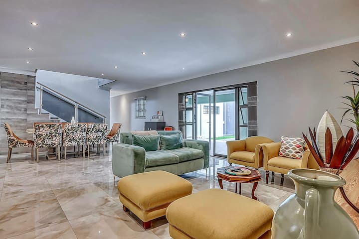 Bloom Guesthouse! Solar Backup Entire House! - Kempton Park