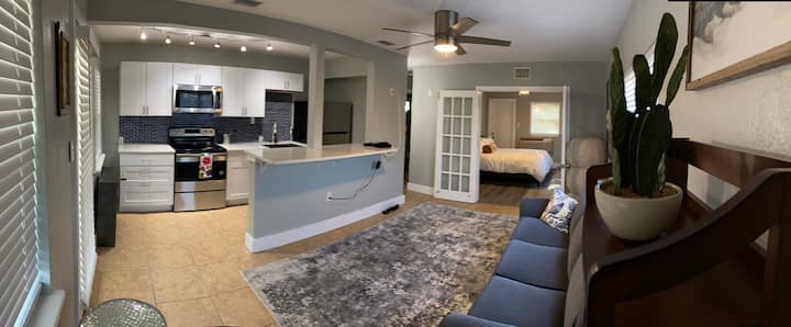 Beach Paradise -Your Home Away From Home! - Madeira Beach, FL