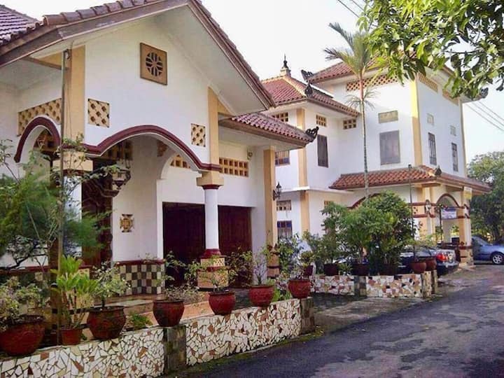 Guest House Griya Canisa - Banyumas