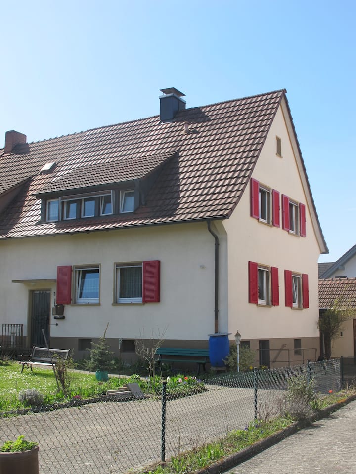 Gemütliche Wohnung In Kleinem Häuschen Mit Garten - Freiburg im Breisgau
