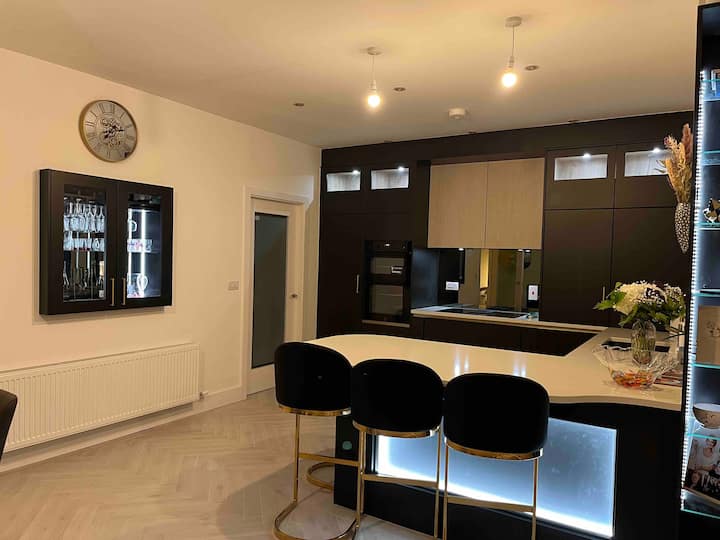 Cheerful 3 Bedroom House With Private Parking. - Kilkenny