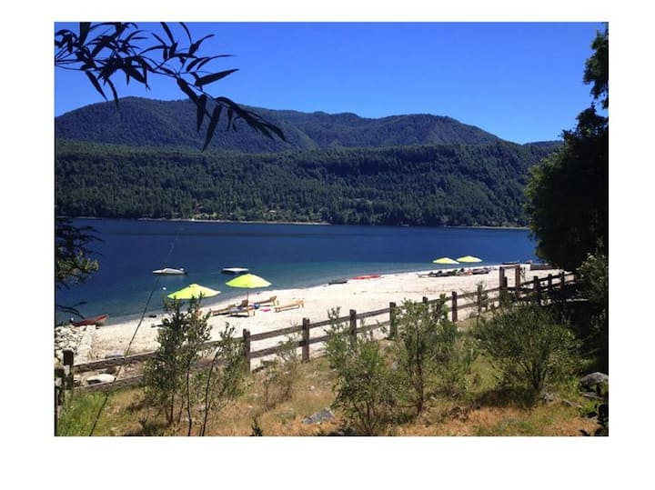 Caburgua Lake -18 People Mañio - Orilla De Lago - Chile